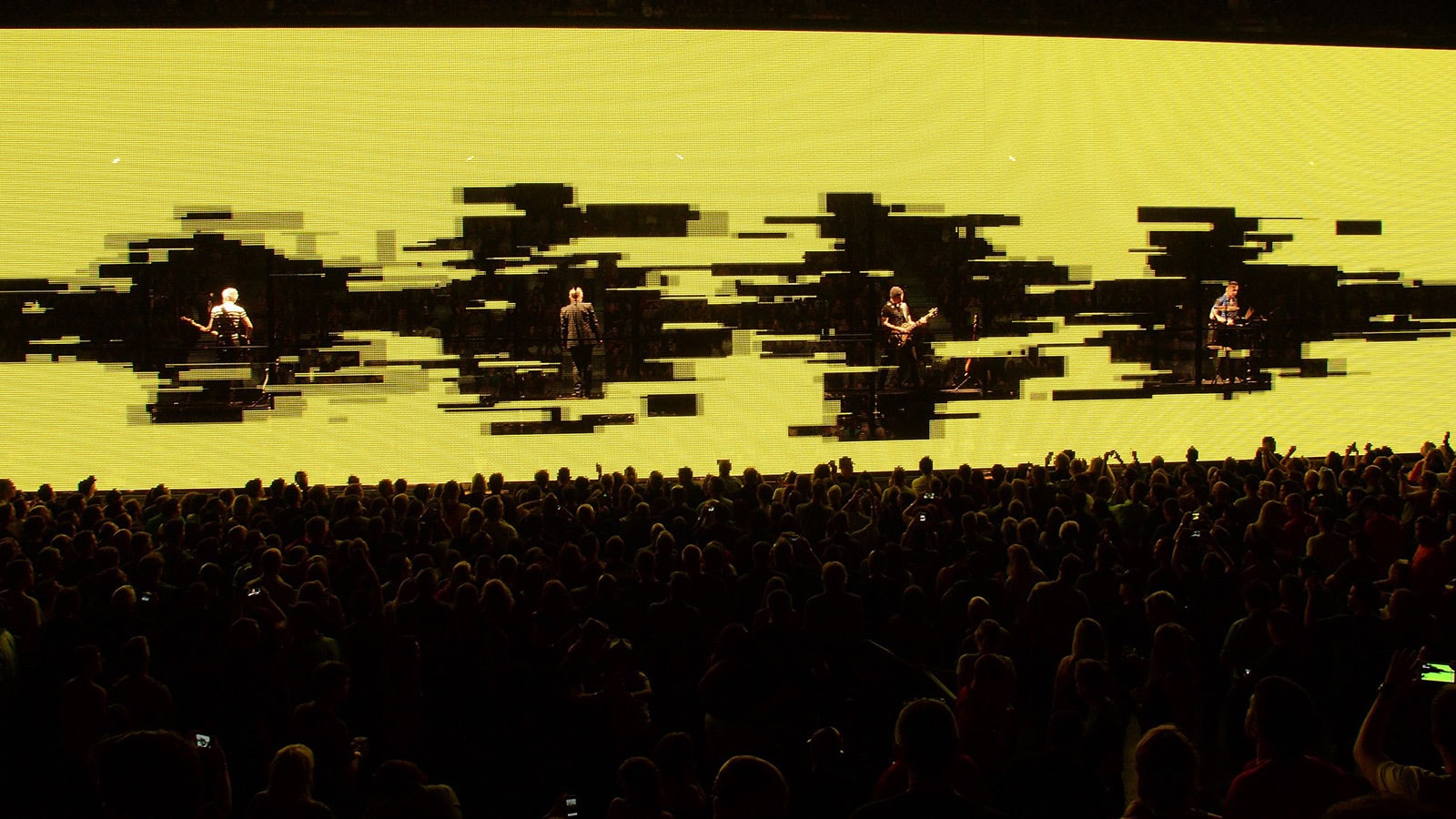 SACO DELIVERS INNOVATIVE SEE-THROUGH LED VIDEO SCREENS FOR THE U2 ...